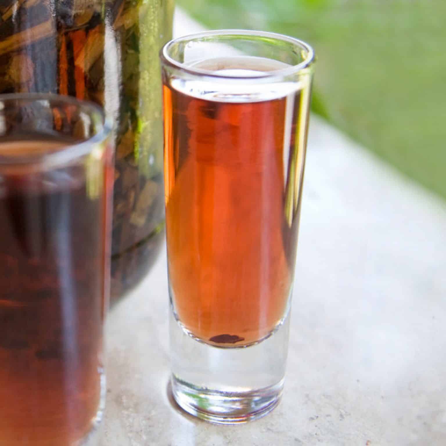 Mamajuana - ¿Qué es y qué hay en ella?